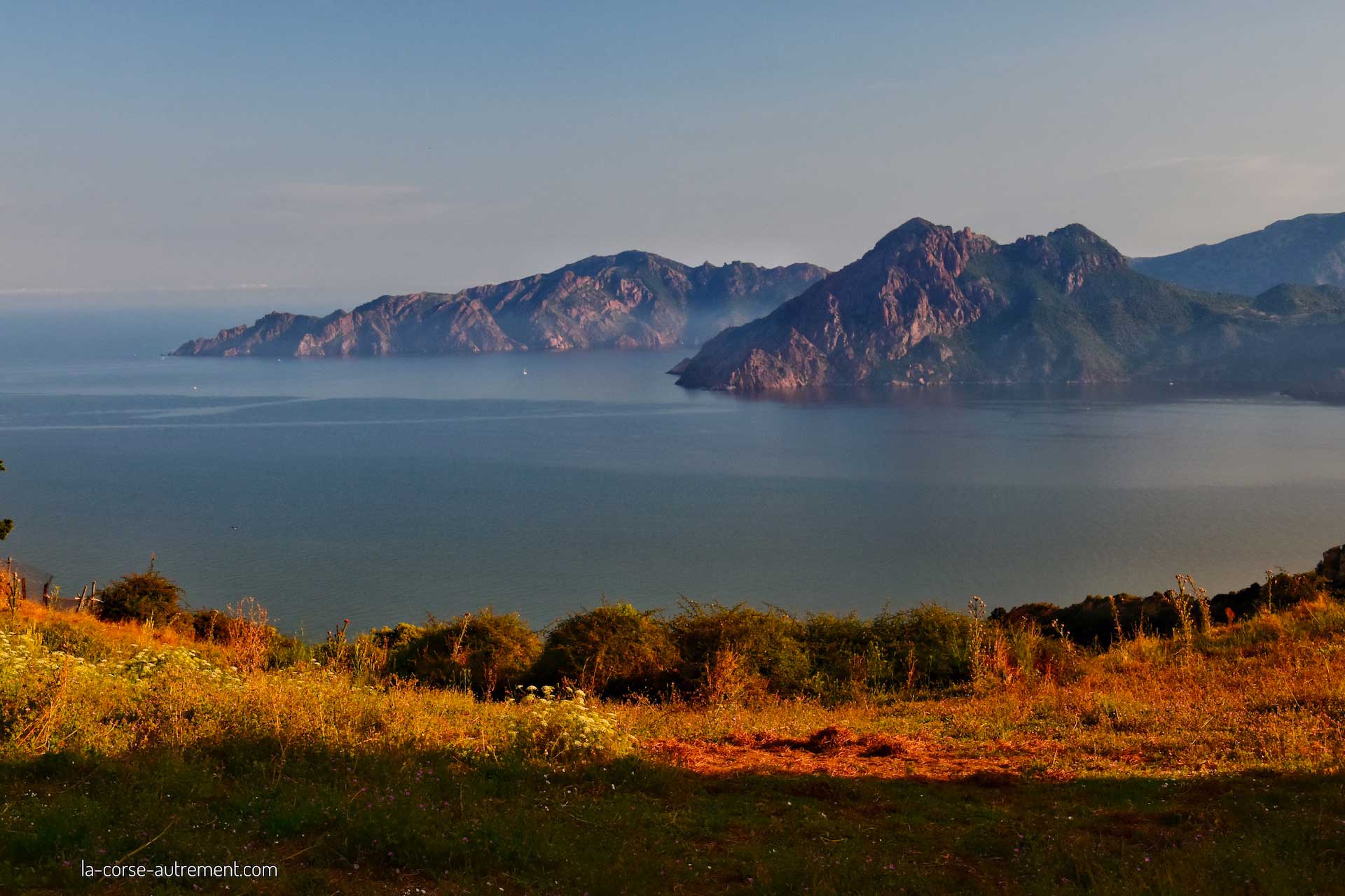 Le village de Piana en Corse et ses Calanques, un incontournable