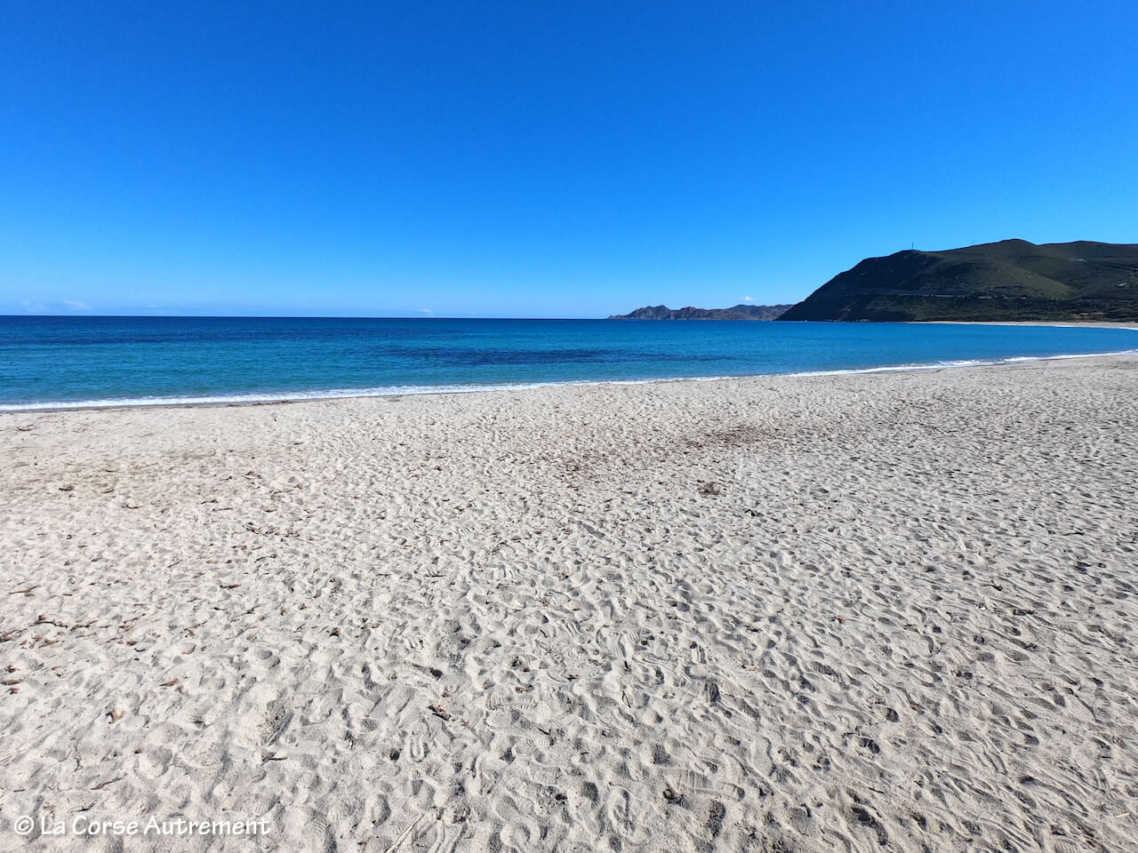 La Plage de Lozari en Corse > Blog La Corse Autrement