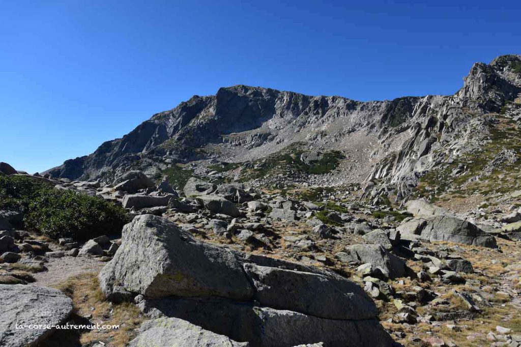 Randonnée en Corse - Monte Renoso et le Lac de Bastani Randonnée en Corse - Monte Renoso et le Lac de Bastani