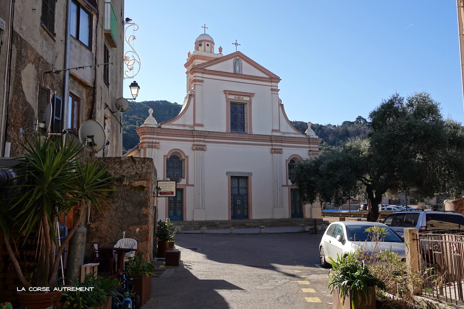 Le village de Piana en Corse et ses Calanques, un incontournable